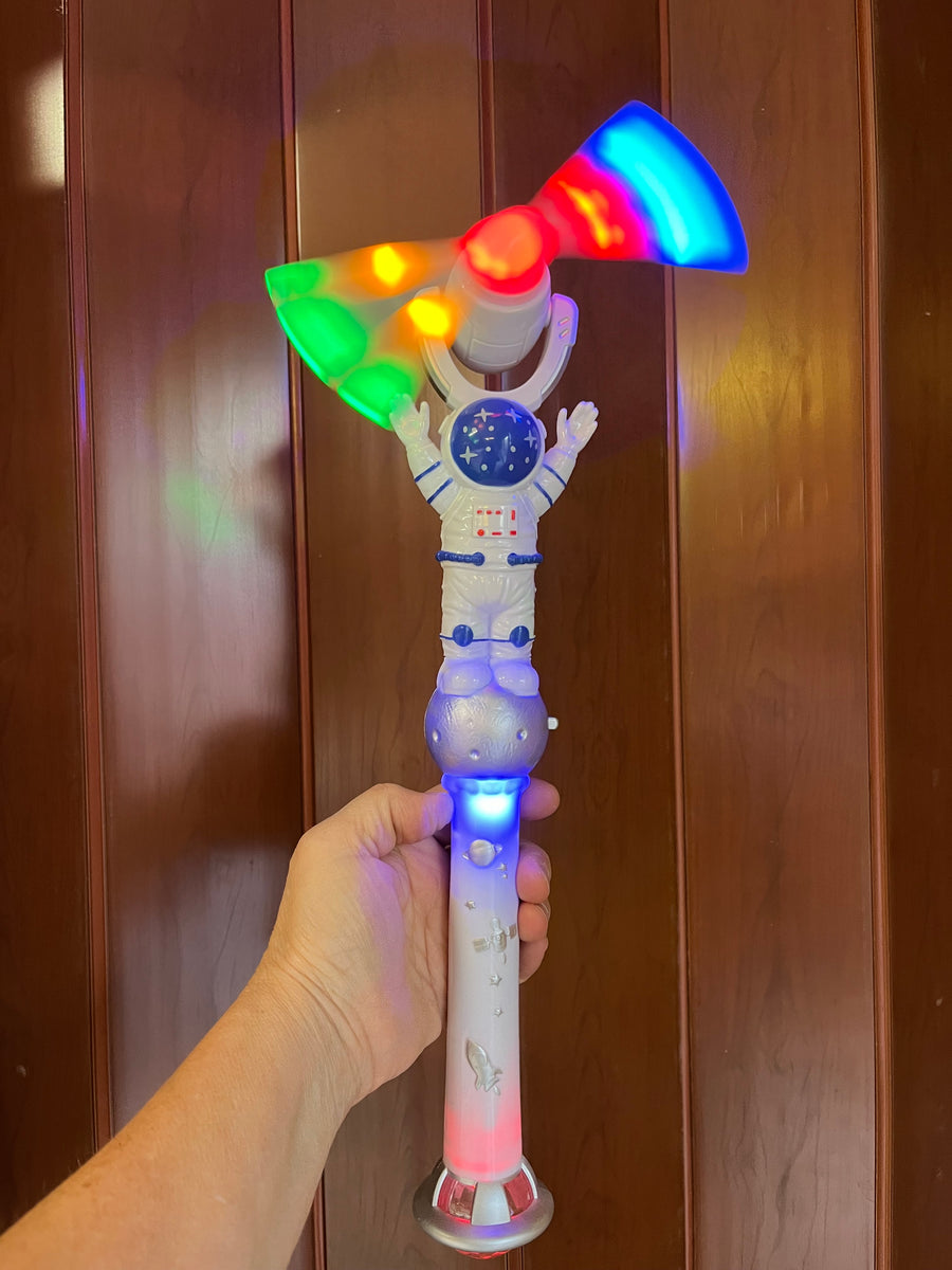 Astronaut Spinning Fan Wand (1 Unit) – Wagner Trading, Inc.
